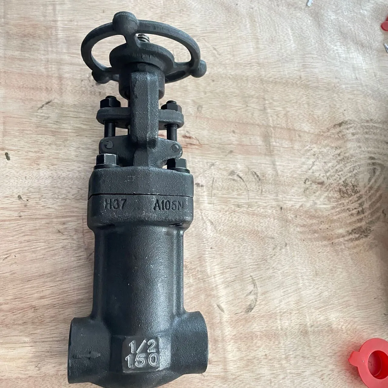 API 602 Bellow Sealed Globe Valves, 150 LB, 1/2 Inch, A105N - Vervo