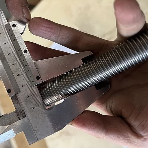 SS 304 Threaded Rod, ISO 261, Metric Thread, M20, Class 6G - China Topper