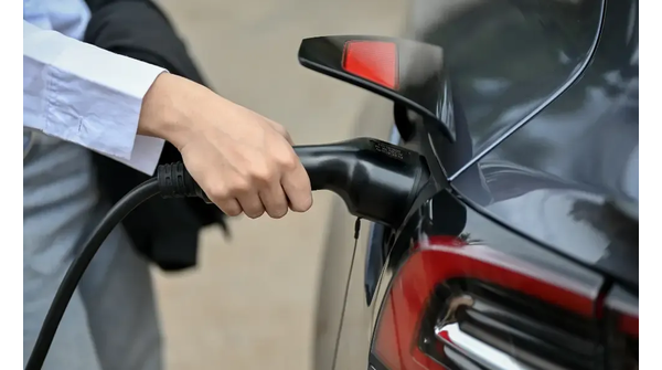 Dynamic Load Balancing in EV Chargers: Revolutionizing Electric Vehicle Charging | LiCB Charge